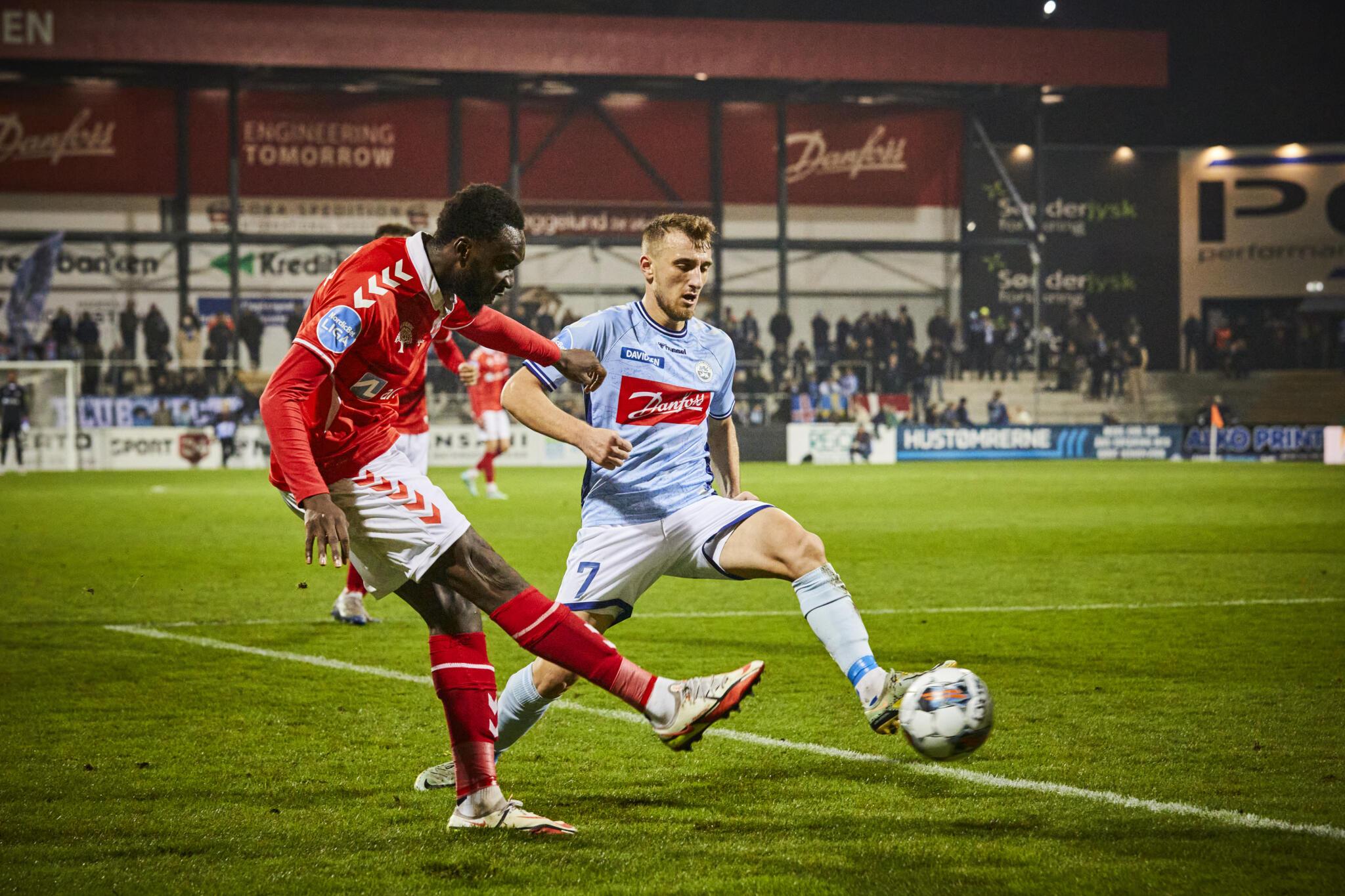 Emini kan få landsholdsdebut på Old Trafford - Sønderjyske Fodbold