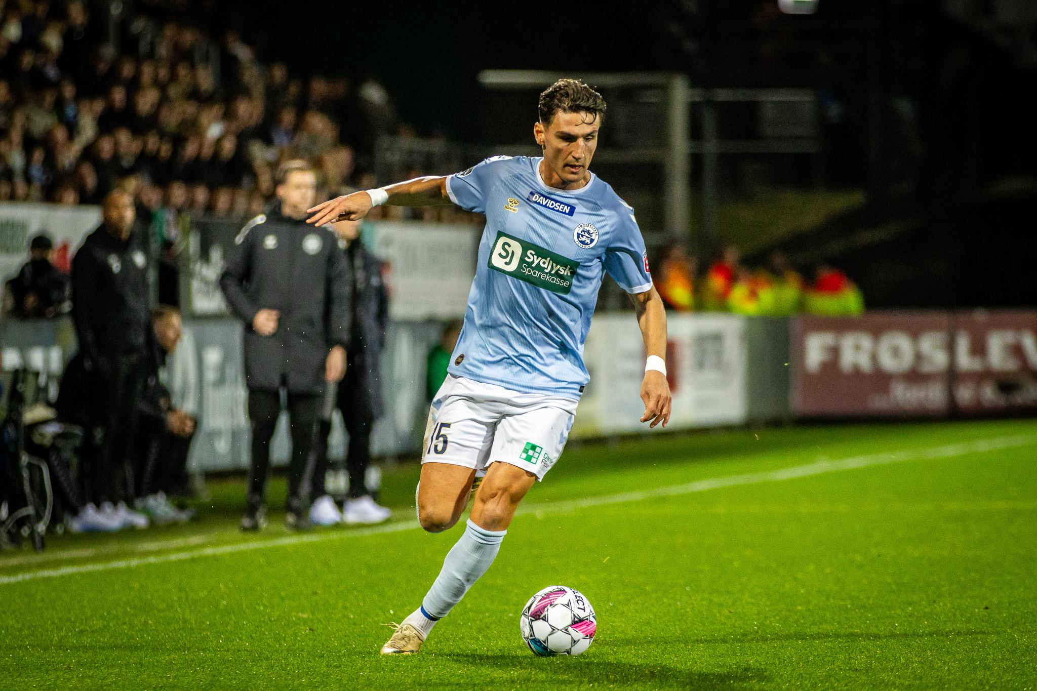 Tre førsteholdsspillere skal på landsholdsopgaver - Sønderjyske Fodbold