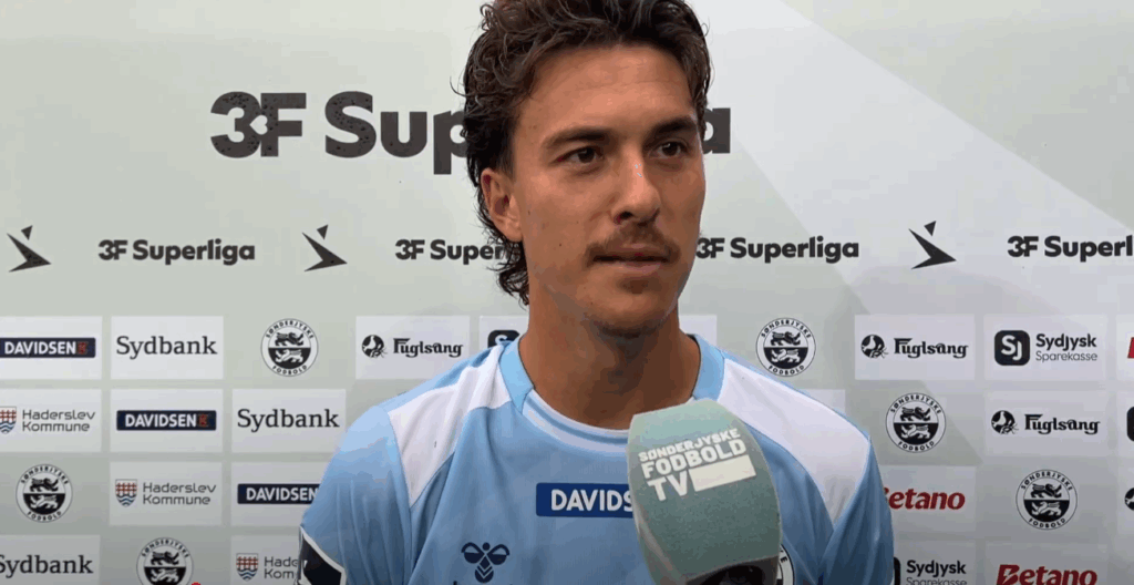 Matthew Hoppe glad efter mål og sejr - Sønderjyske Fodbold