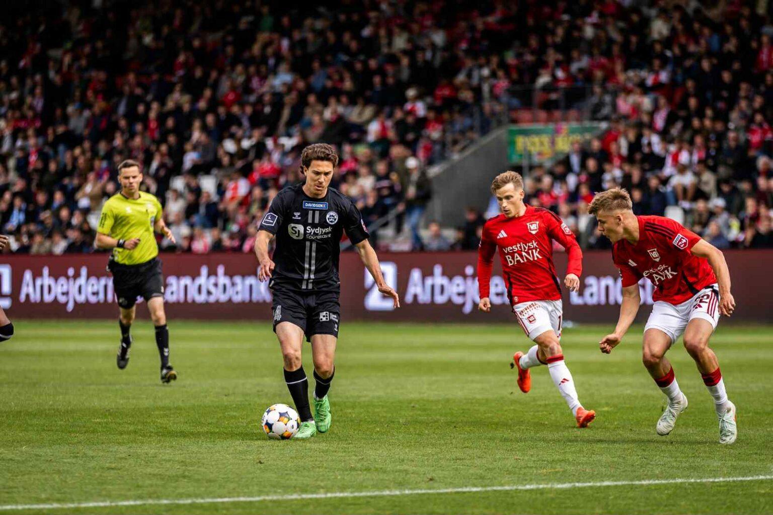 Alt før VB: Blå trøjer, stokketrusler og brast hockey-eventyr - Sønderjyske Fodbold